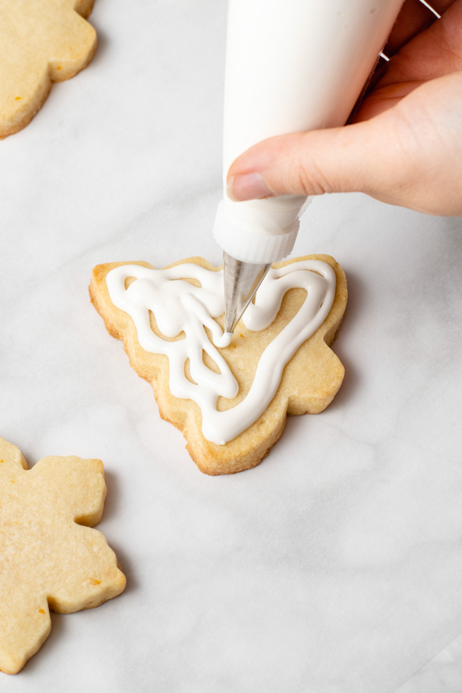 Easy Royal Icing Recipe - Baking Is Therapy