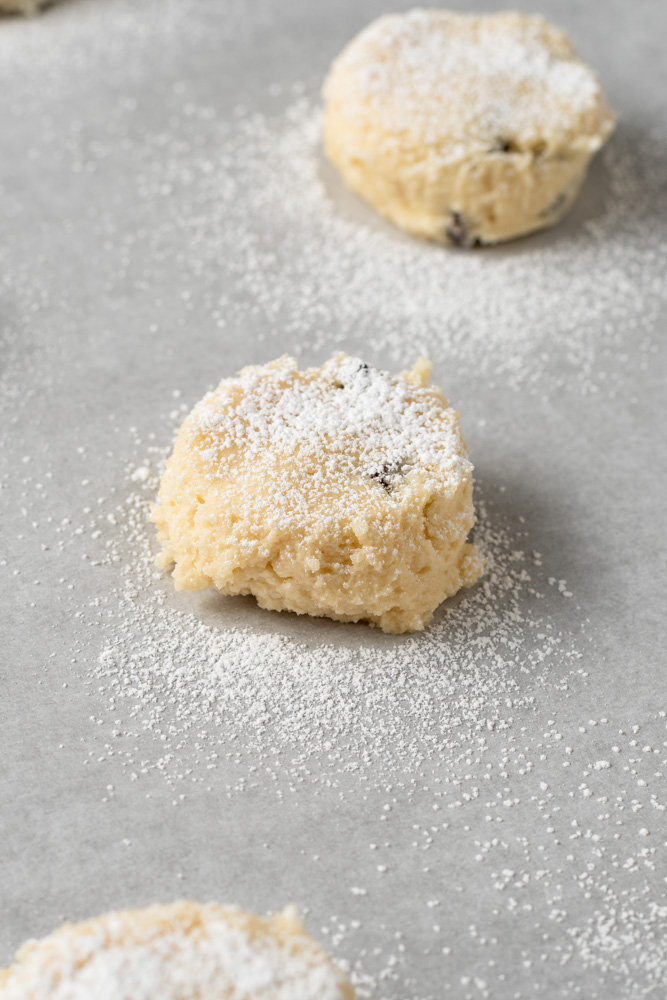Persian Raisin Cookies (Shirini Keshmeshi) - Baking Is Therapy